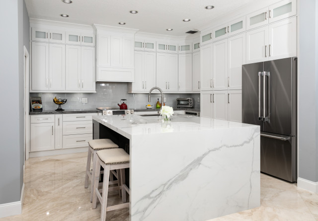 Waterfall and book match effect in the kitchen Island Countertop ...
