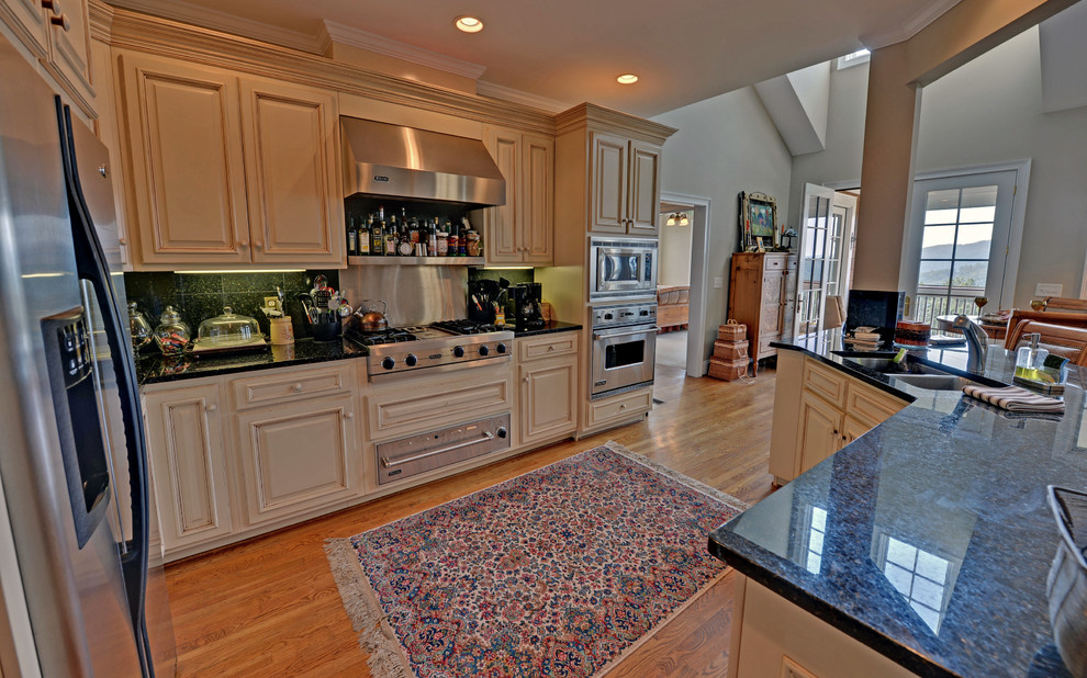 Waterfall Country Club / Lake Burton Club - Traditional - Kitchen ...