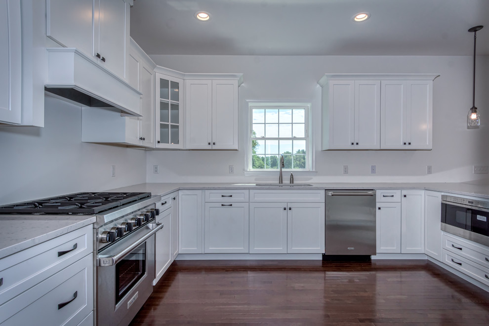 Waypoint 410 F Linen Kitchen - Traditional - Kitchen - New York - by ...