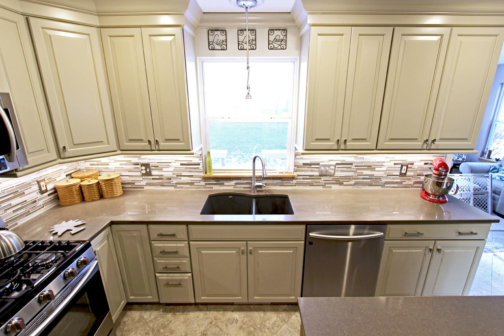 Waypoint Painted Cashmere Cabinets with Eternia Randwick Countertops ...