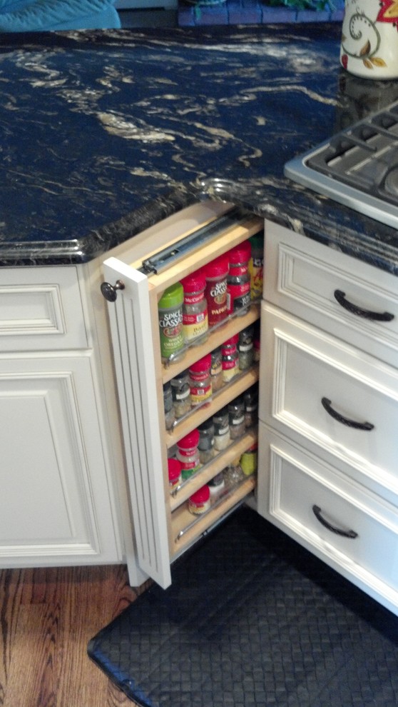 Wellington Ivory and Cinnamon Kitchen and Hutch - Classique Chic ...