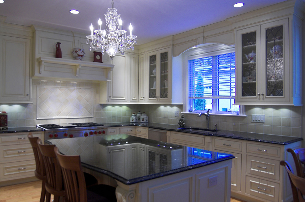 Weston Kitchens - Traditional - Kitchen - Boston - by Weston Kitchens ...