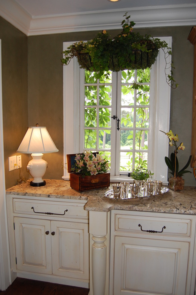 Weymouth Showhouse - Traditional - Kitchen - Raleigh - by Village ...