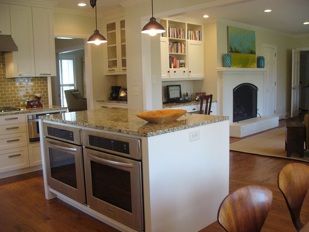 White & Simple Kitchen - Modern - Kitchen - Charlotte - by DeRhodes ...