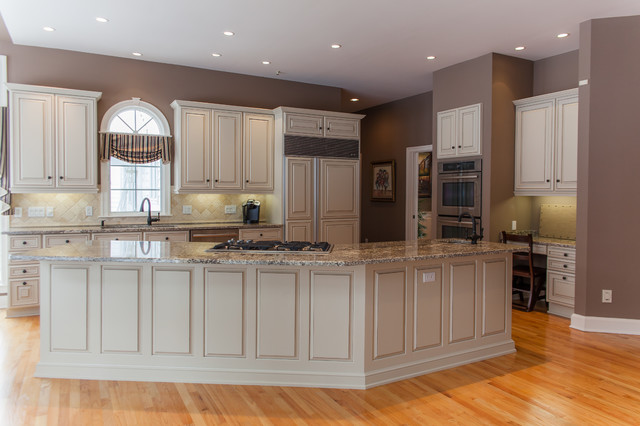 Putty Walls And White Kitchen With Cabinets 10 Accent Colours For Grey