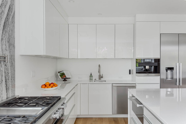 White Cliff & Roxwell Cambria Quartz Kitchen (Mitered Waterfall Island ...