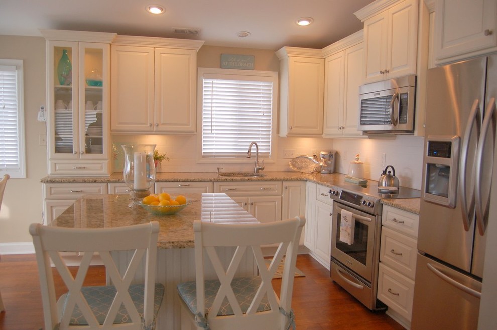 white cottage kitchen - Traditional - Kitchen - Cleveland - by Studio ...
