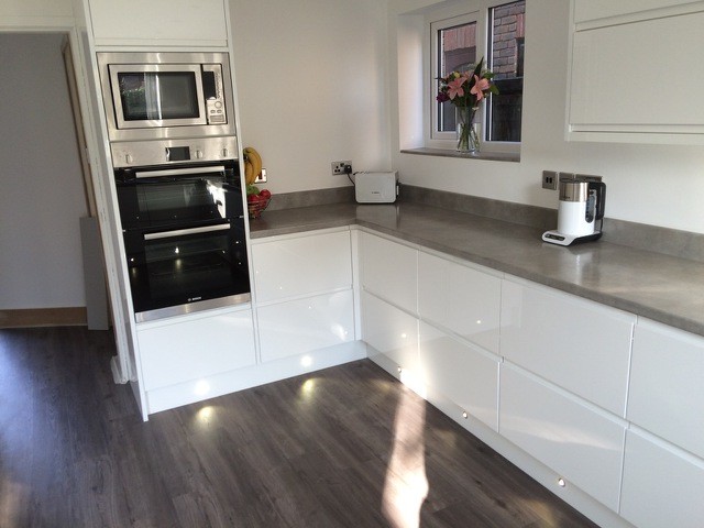 White Handless kitchen - Modern - Kitchen - Cheshire | Houzz