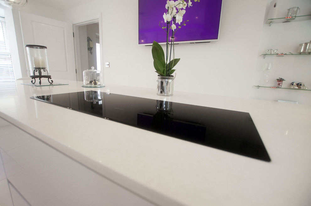 White High Gloss Hacker German Kitchen - Contemporary - Kitchen ...