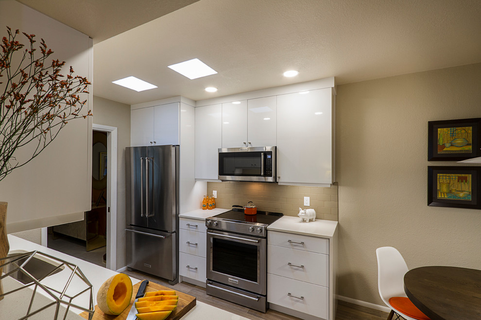 White in Shining Armor - Modern - Kitchen - Phoenix - by C K Cabinetry ...