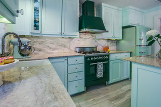 White Jade Onyx Backsplash and Chateaux Blanc Quartzite Countertop ...