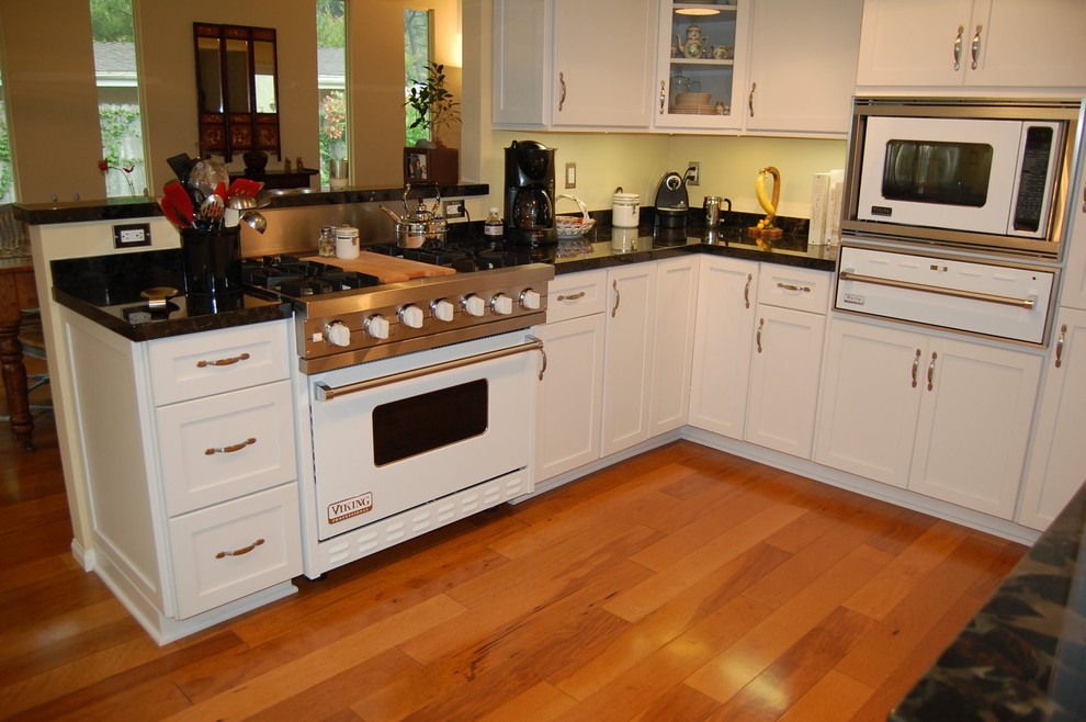 White Kitchen - Contemporary - Kitchen - Los Angeles - by User | Houzz