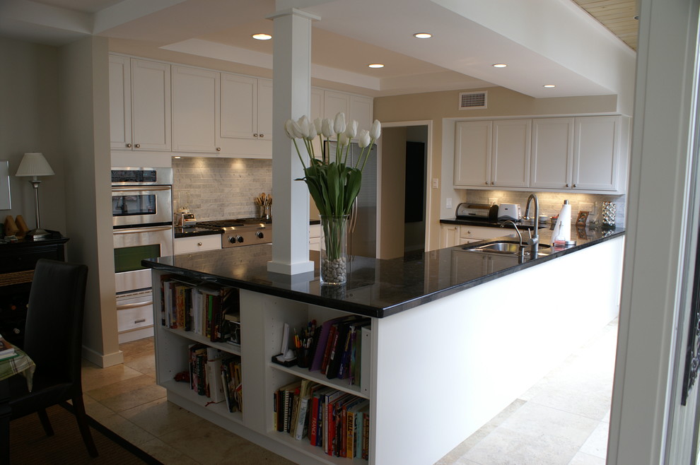 White Kitchen - Contemporary - Kitchen - Houston - by Cabinets ...
