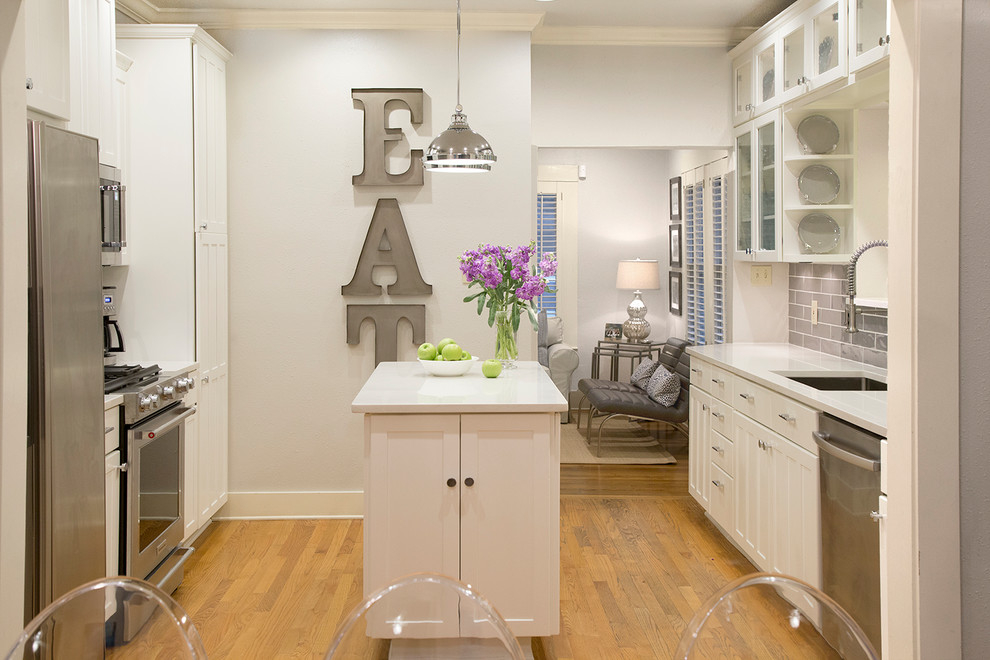 White Kitchen in Benjamin Moore's "Simply White" - Transitional ...