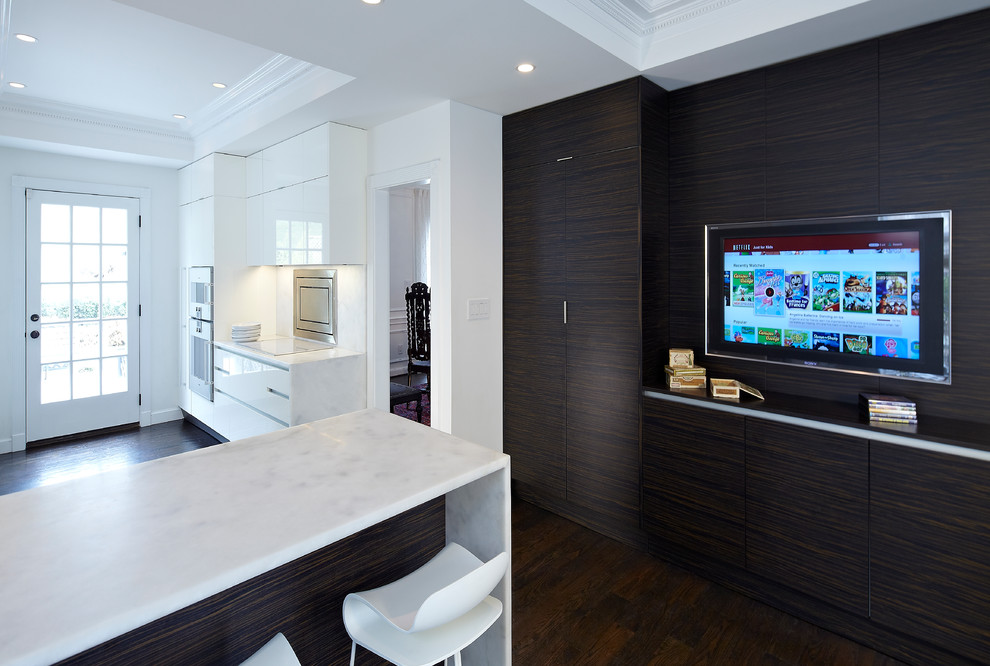 White kitchen in Foxhall - Modern - Kitchen - DC Metro - by Sagart ...