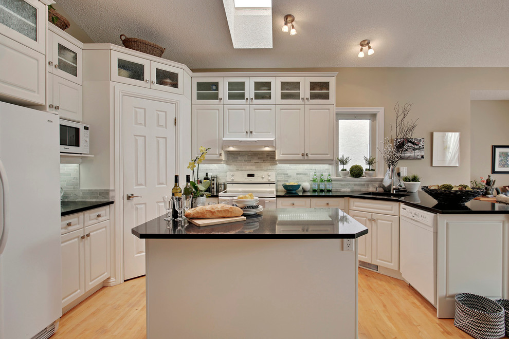 White Kitchen Makeover - Traditional - Kitchen - Other - by WW Design ...