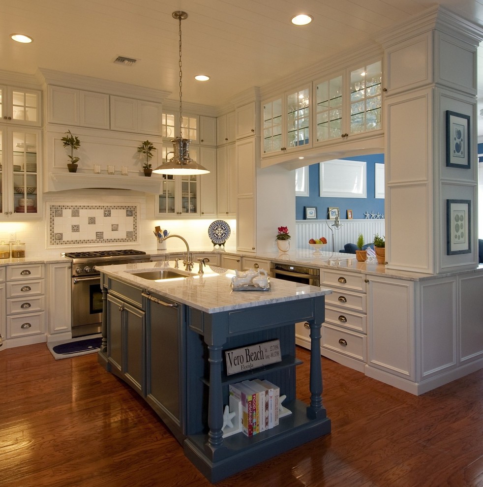 White Kitchen - Farmhouse - Kitchen - New York - by Mike's Factory ...