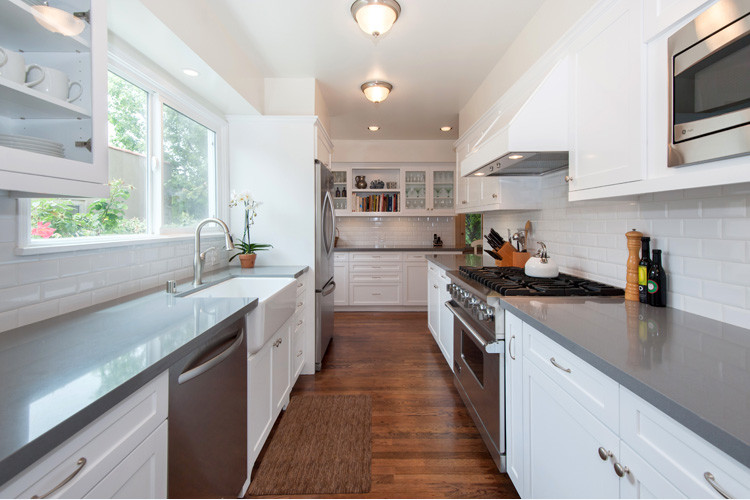 White Kitchen Remodel Pacific Palisades - Traditional - Kitchen - Los ...
