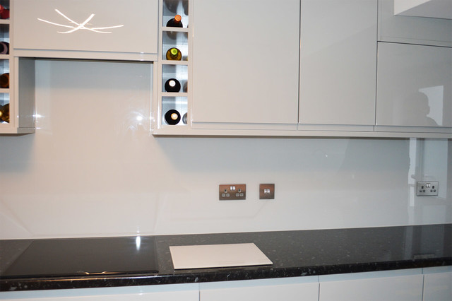 White Plain Colour Glass Splashback - Modern - Kitchen - Hertfordshire ...