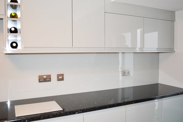 White Plain Colour Glass Splashback - Modern - Kitchen - Hertfordshire ...