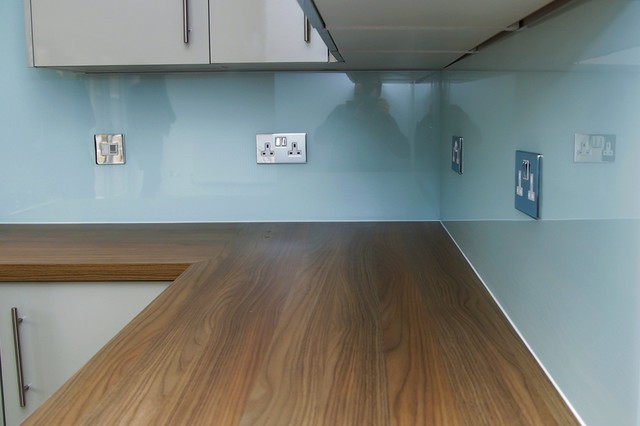 WHITE "RAINBOW SPARKLE" glass kitchen splashback bu CreoGlass Design ...