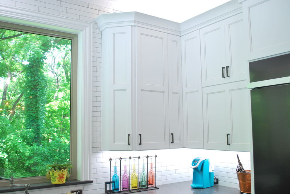 White recessed panel with glaze - Transitional - Kitchen - Dallas - by ...