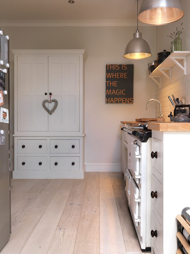 White Semi-solid Rustic Oak - Scandinavian - Kitchen - London - by Hitt ...