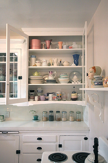 White Vintage Kitchen - Traditional - Kitchen - Portland | Houzz