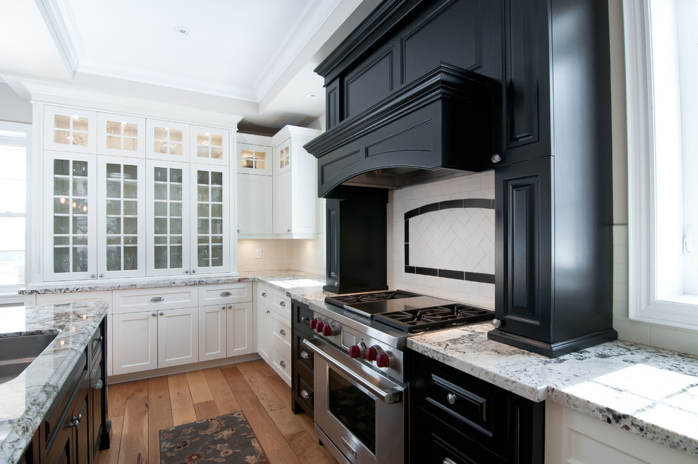 Wilkinson Kitchen - Farmhouse - Kitchen - Toronto - by Povey Custom ...