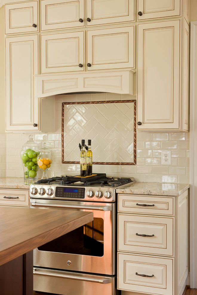 Williamsburg - Traditional - Kitchen - DC Metro - by Phoenix Builders ...