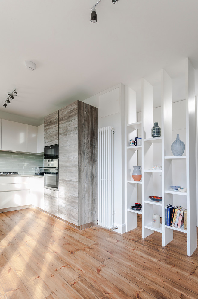 Wimbledon Sunny Open Plan Kitchen With High End Bespoke Wine Wracks ...
