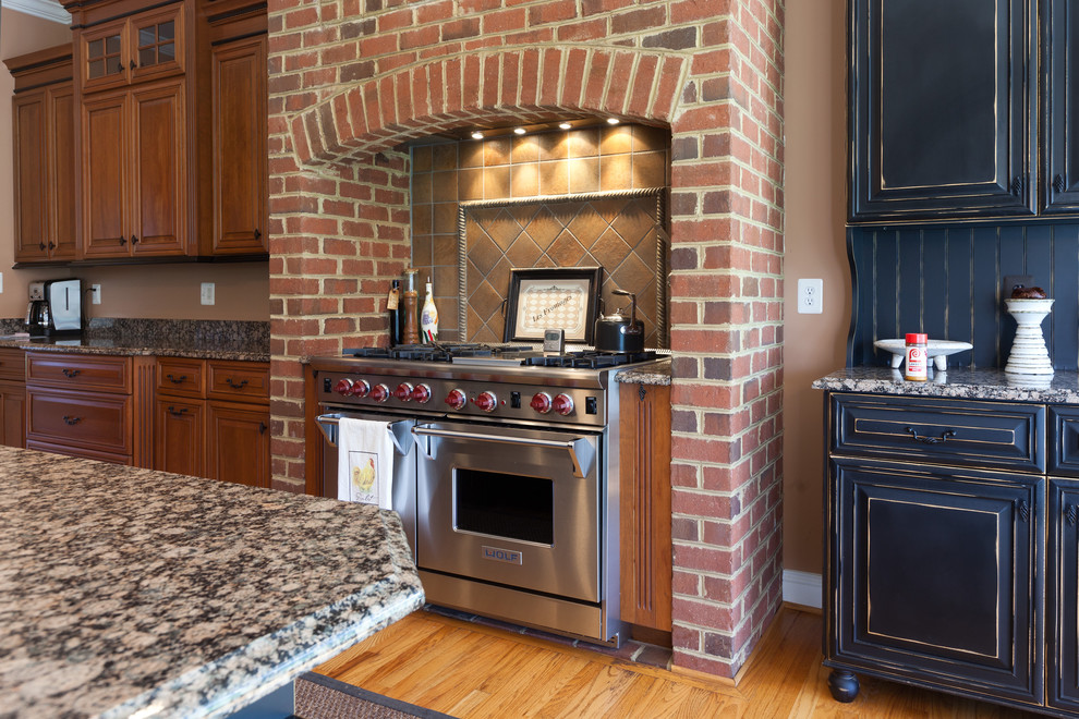 Wolfe range - Traditional - Kitchen - DC Metro - by User | Houzz