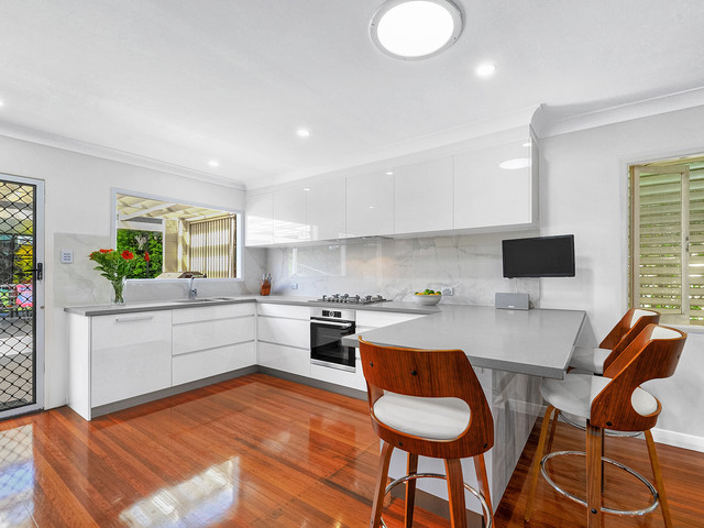 Wynnum Client - Contemporary - Kitchen - Brisbane - by Michael ...