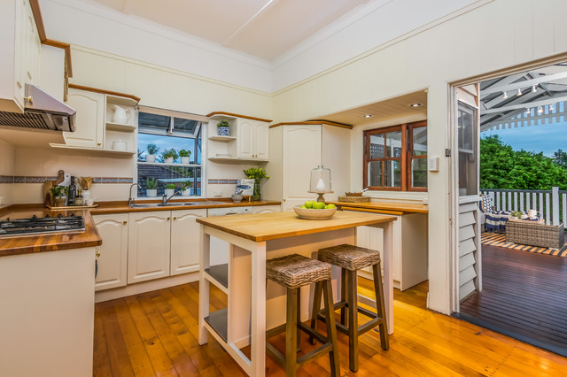 Wynnum Queenslander - Traditional - Kitchen - Brisbane - by User | Houzz UK