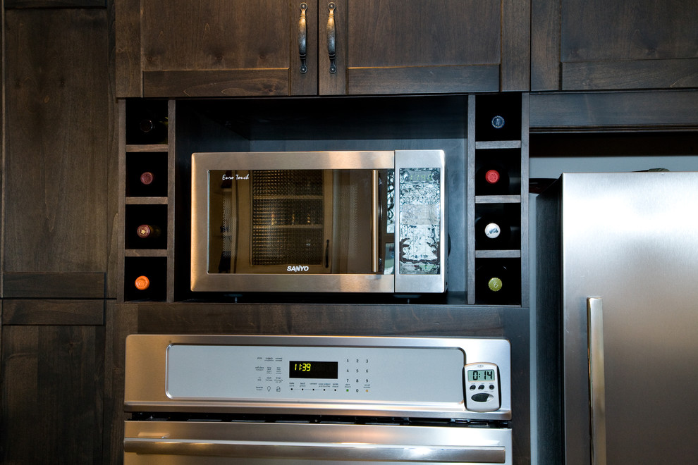 Yale - Traditional - Kitchen - Vancouver - by Starline Cabinets | Houzz