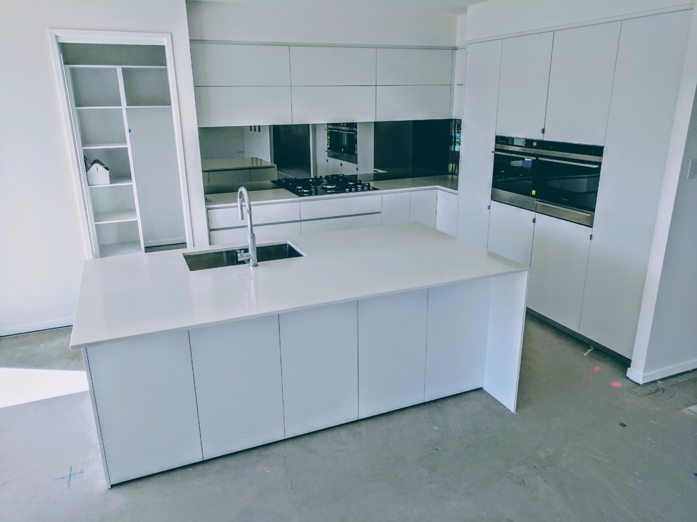 Zente Kitchens Modern White 2 Pac - Modern - Kitchen - Sunshine Coast ...