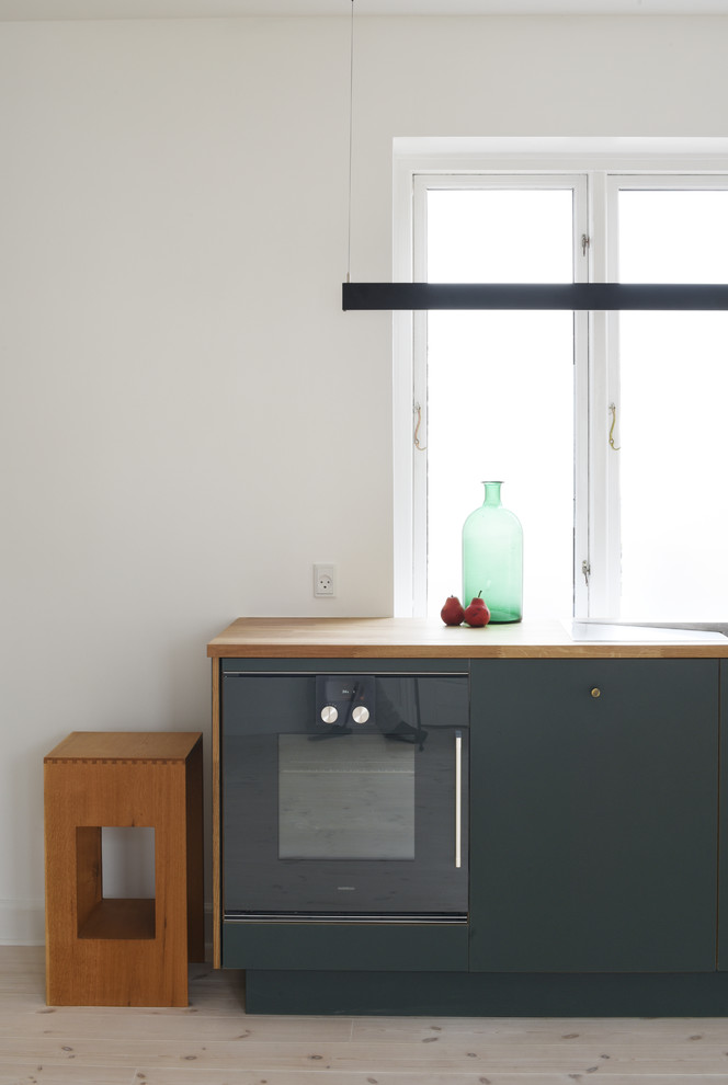 Grønt er godt - Kitchen - Odense - by Køkkenskaberne ApS | Houzz