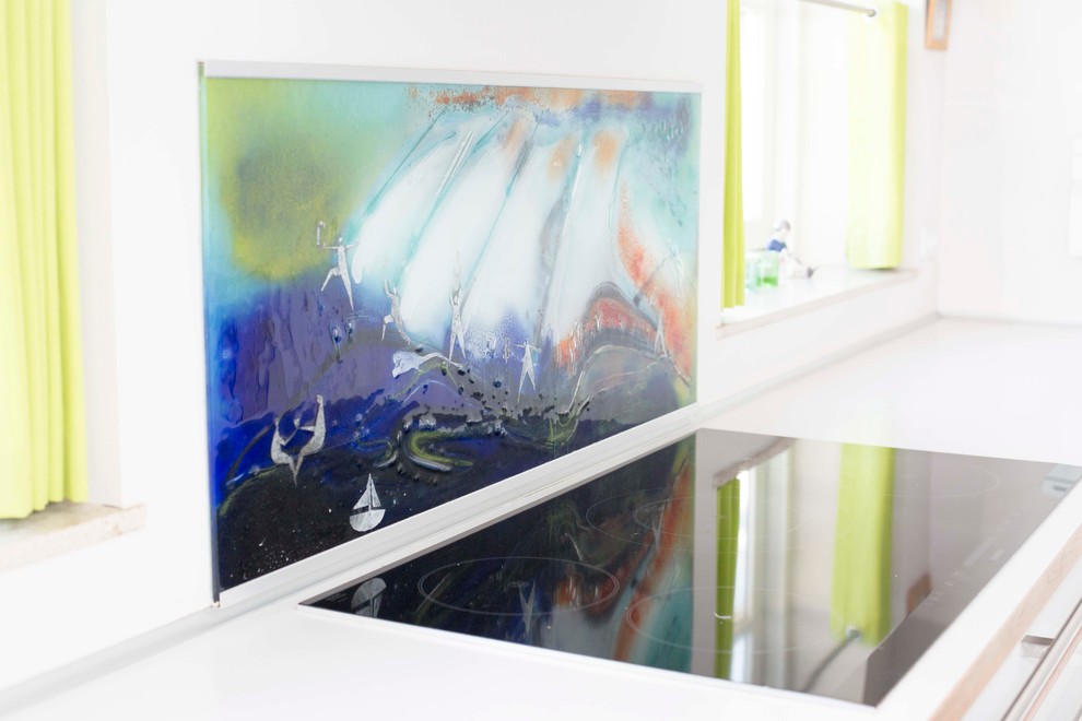 SHIP / Glass Backsplash in JKE Kitchen - Modern - Kitchen - Copenhagen ...