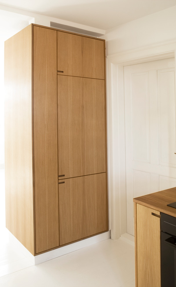 Tall unit in massive oak wood - Nórdico - Cocina - Copenhague - de ...