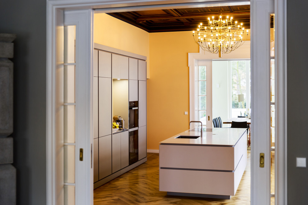 Altbau mit moderner Küche - Kitchen - Berlin - by Poliform Berlin | Houzz