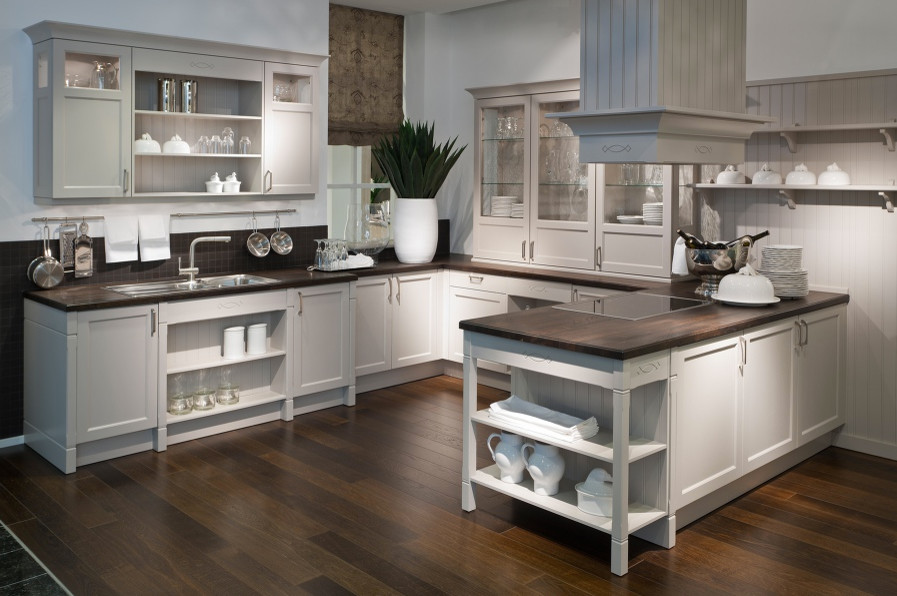 Charmante Landhausküche - Farmhouse - Kitchen - Stuttgart - by Martini ...