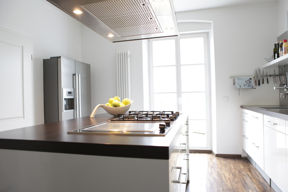 Haus aus 1923 bekommt ein neues Leben - Contemporary - Kitchen ...