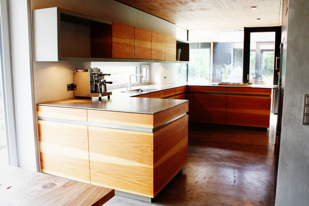 Küche Douglasie - Kitchen - Munich - by LARS POPP & FRIENDS | Houzz