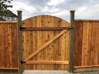 #1 grade cedar overlap board panels + pre stain 200+ linear feet ...