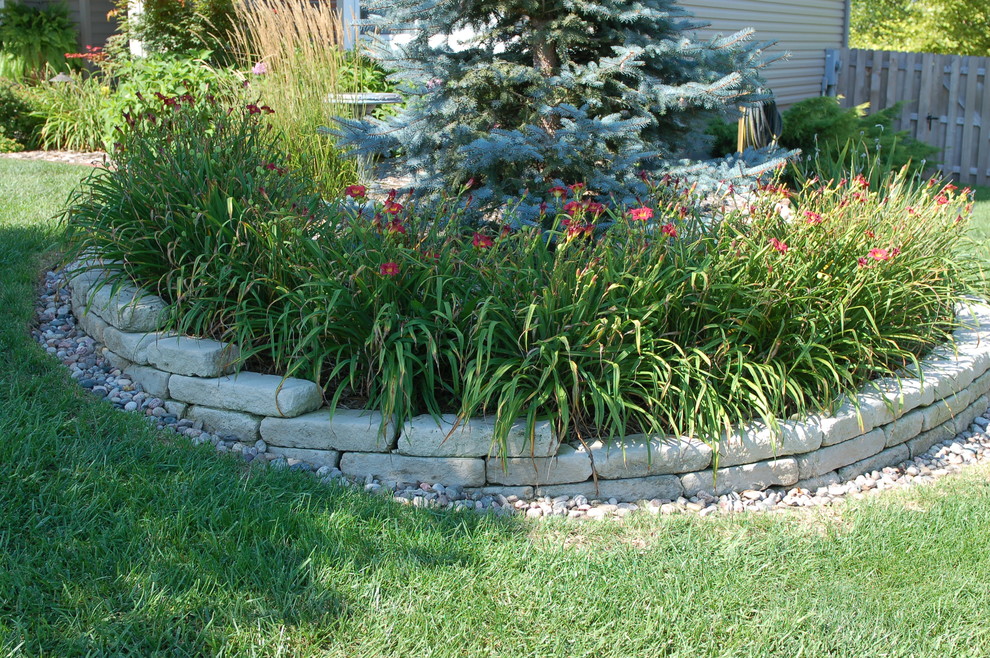 3.5" Drystack Limestone Retaining Wall - Traditional - Landscape ...