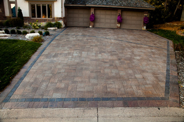 3 Stall Garage Paver Driveway - Traditional - Garden - Minneapolis - by ...