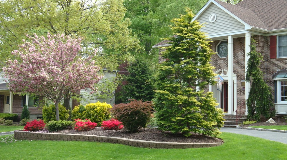 A BEAUTIFUL BERM - Traditional - Landscape - New York - by GreenKeepers ...