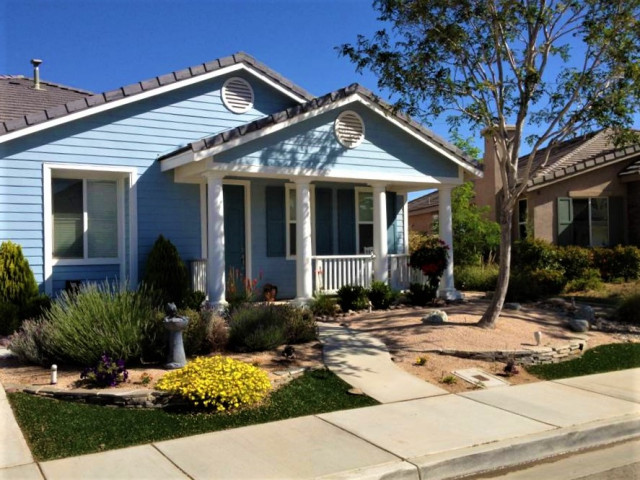 A Curbside View (Front yards) - Transitional - Garden - Los Angeles ...