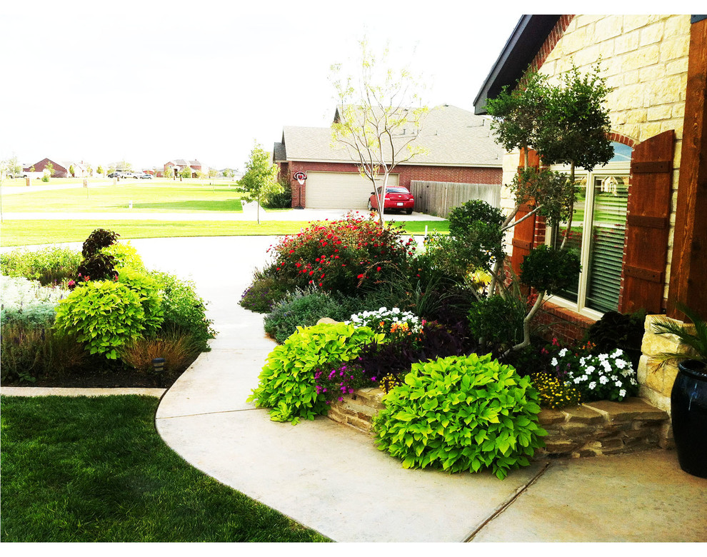 A_ Lubbock Landscape Design, Dirt to Lush - Classique - Jardin - Dallas ...
