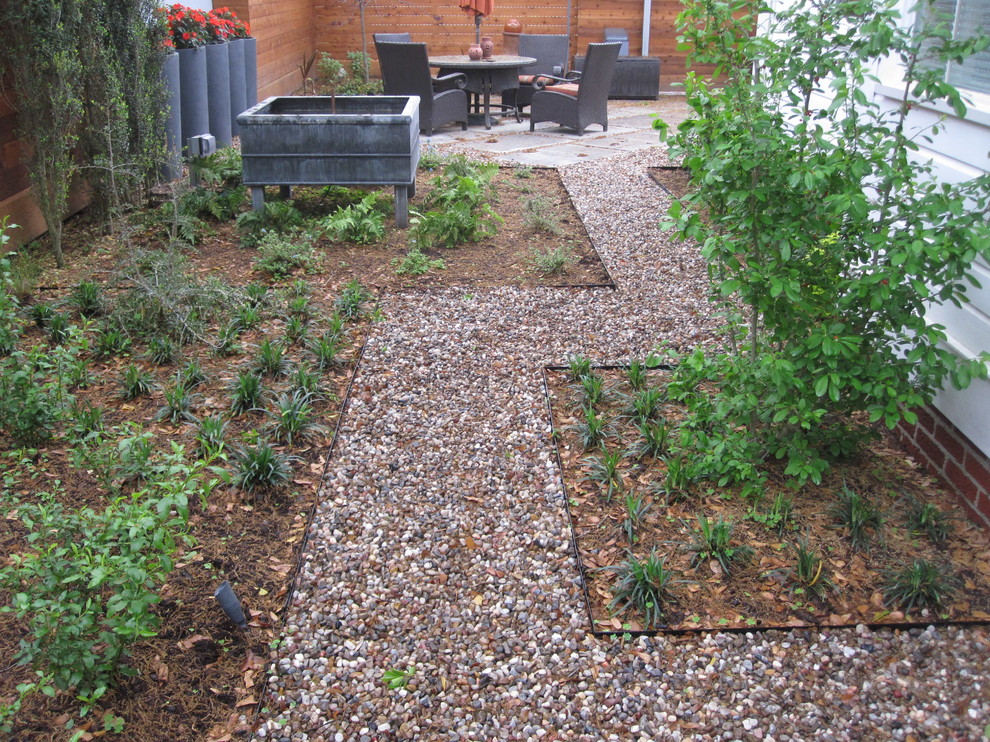 A wrap around garden with a fabulous water featurel! - Contemporary ...